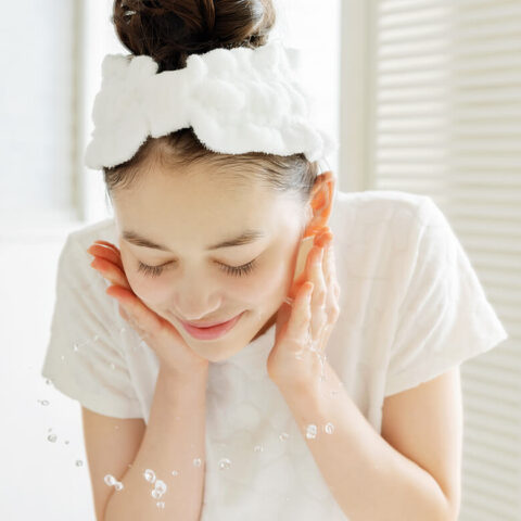 Momo Puri Moist Cleansing Wash 5.2oz/150g - Japantastic